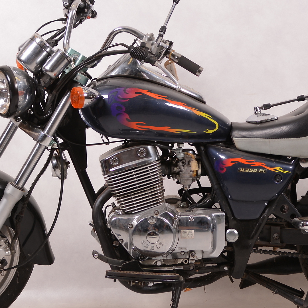 Images for 1124005. MOTORCYCLE, Geely, JL 250C, 2004. - Auctionet