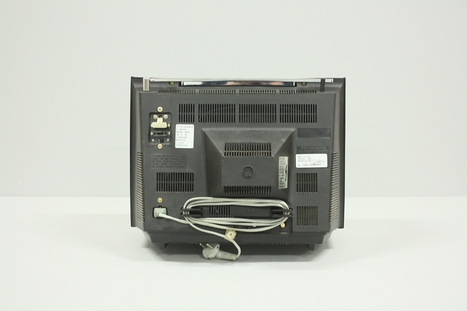 Bilder för 1173127. TV Hitachi, TU-75-301, 32 cm,1900-talets mitt ...