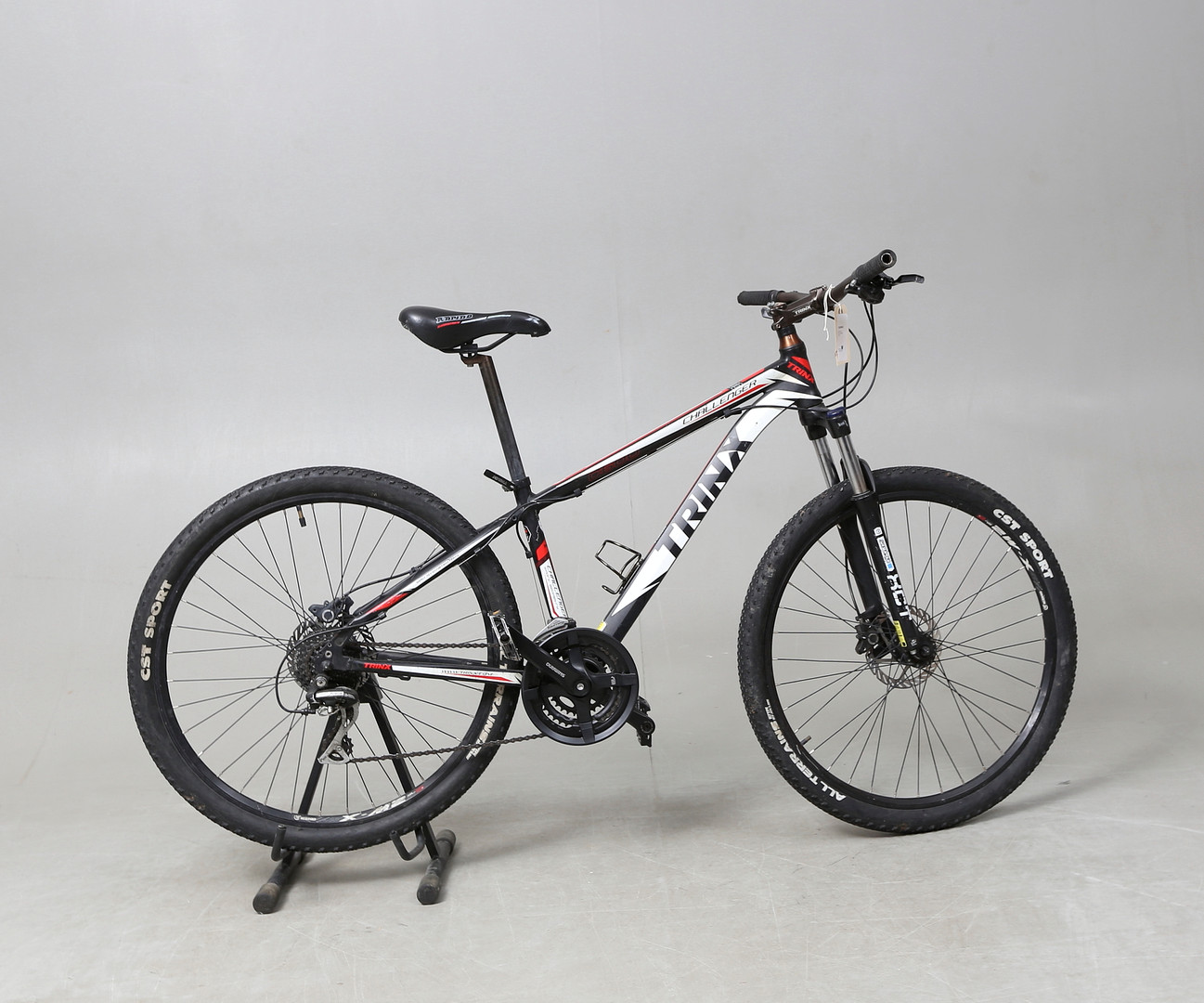 Images for 1302854. WOMEN'S BIKE, Trinx Challenger C600. - Auctionet