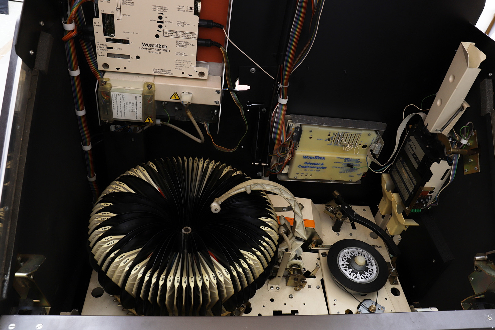 Images for 1806441. JUKEBOX, Wurlitzer SL 600, 1980s. - Auctionet