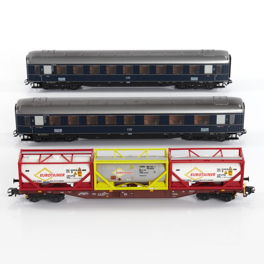 Images for 2200135. MÄRKLIN. 1 freight wagon (47072) and 2 "Rheingold ...