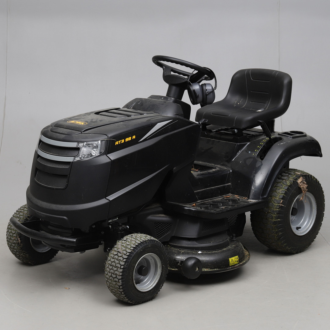 Images for 2280236. RIDING LAWN MOWER, Alpina AT3 98 A. - Auctionet