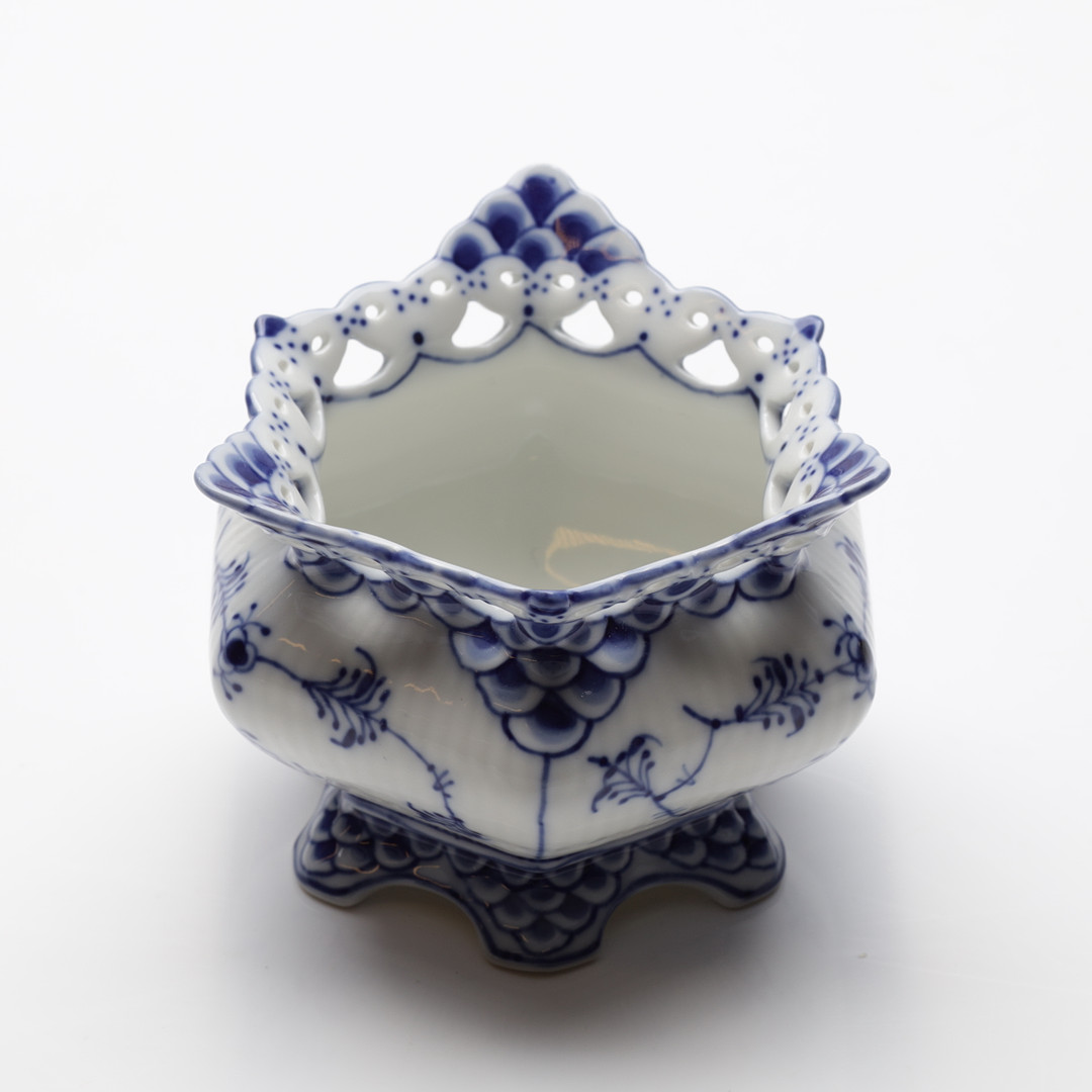 Images for 2409600. SUGAR BOWL, porcelain, "Musselmalet", full blonde ...
