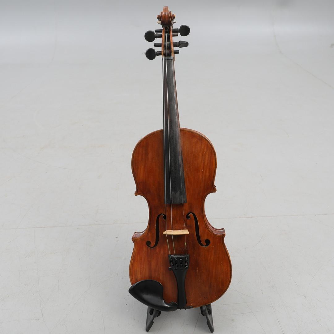 Bilder för 2441535. FIOL MED STRÅKAR, Stradivarius kopia. - Auctionet