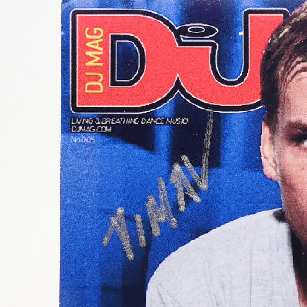 Images for 2558028. AVICII'S OWN HAND AUTOGRAPH ON A COLORED ...