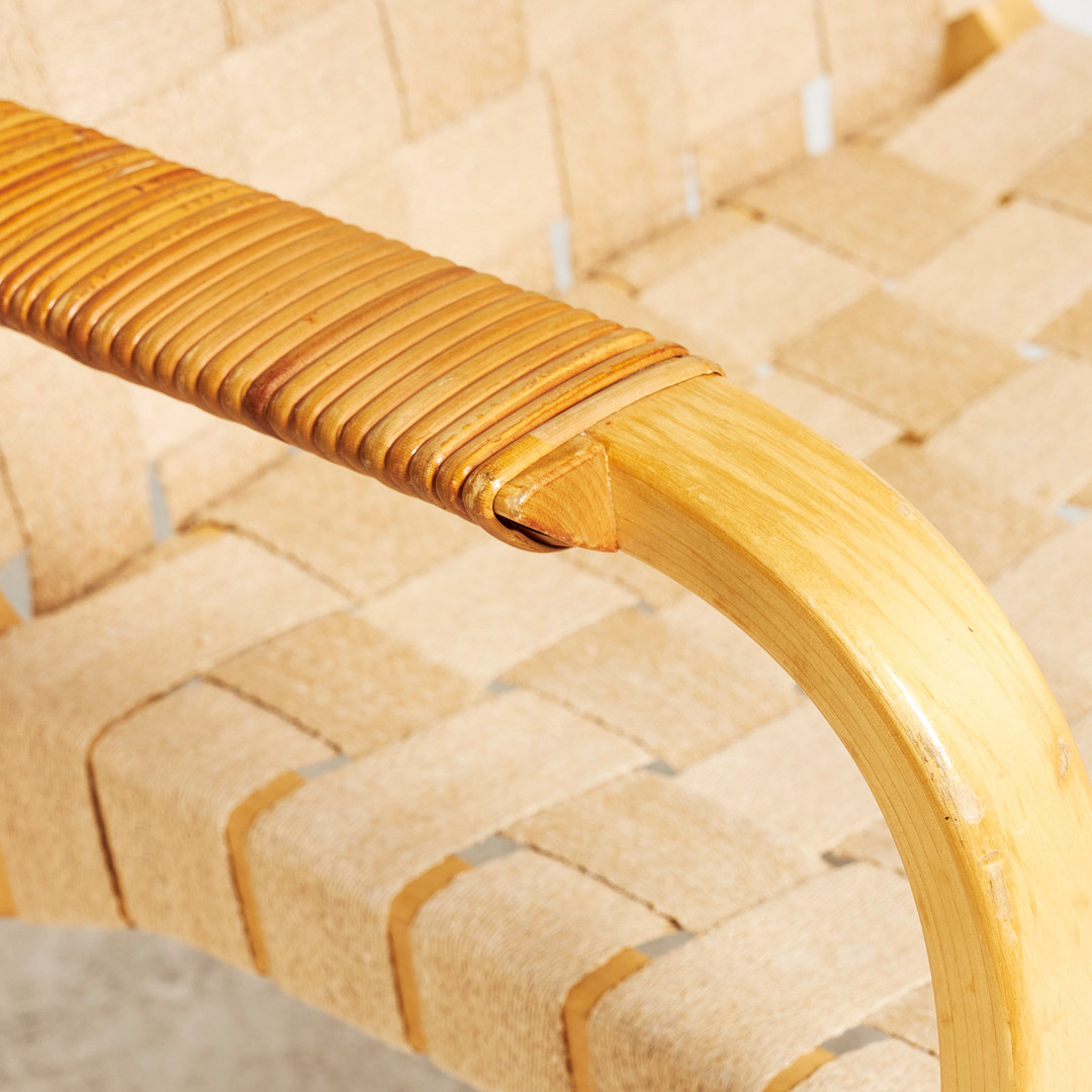 2701534. ALVAR AALTO. TUOLIT, pari, malli 45, Artek, Suomi, runko taivutettua puuta, istuin ja ...