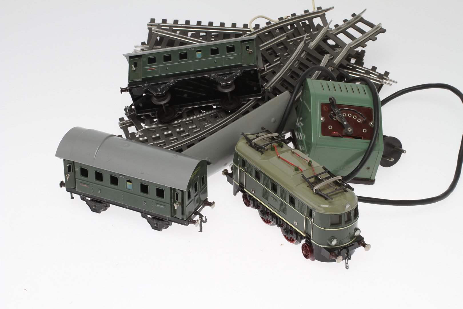 Images for 27087. MODEL TRAIN FLEISCHMANN locomotive 335, 2 carriages ...