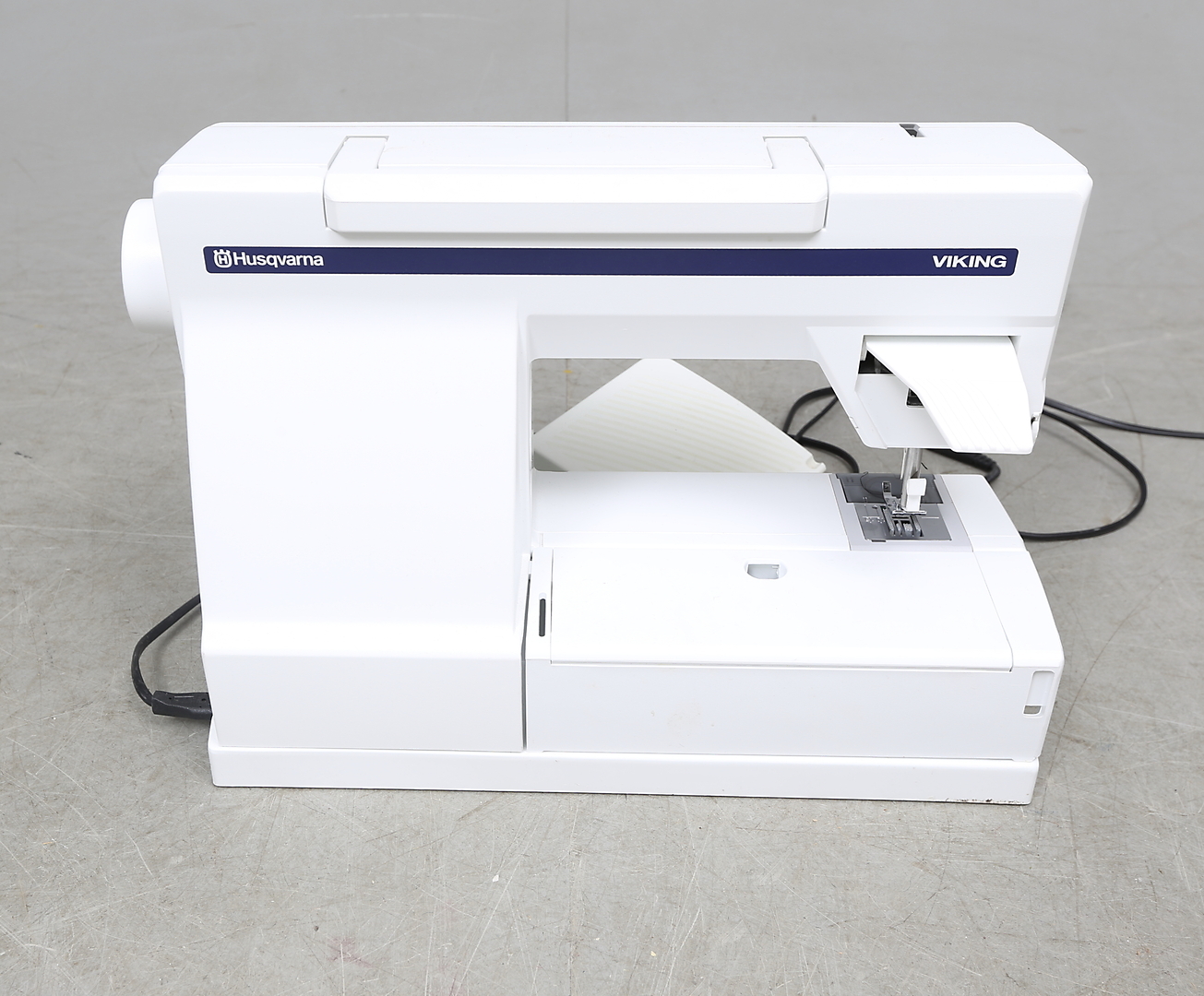 Images for 352613. SEWING MACHINE, Viking, 415 Freesia, Husqvarna ...