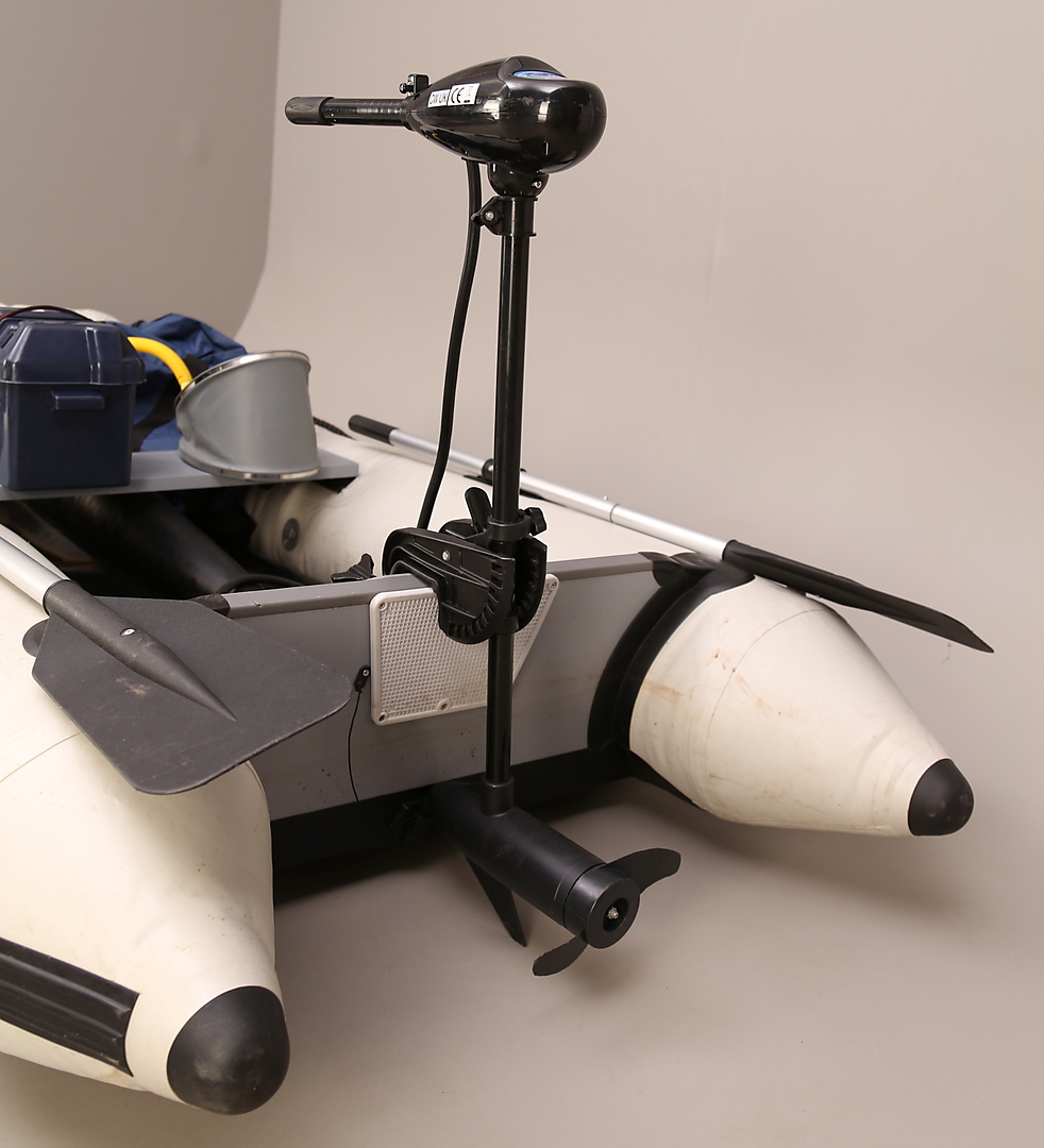 Bilder zu 453953. GUMMIBOOT, Thema Auto + elektrischer Bootsmotor ...