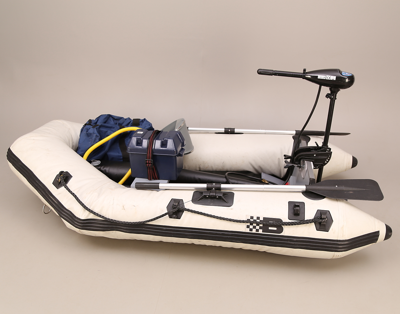 Bilder zu 453953. GUMMIBOOT, Thema Auto + elektrischer Bootsmotor ...