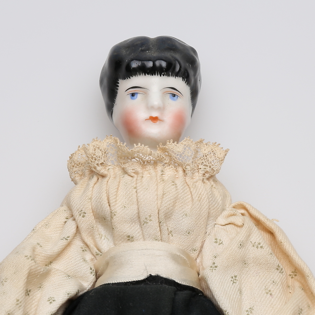 Imágenes para 678526. MUÑECA, Frozen Charlotte, cabeza con escudo ...