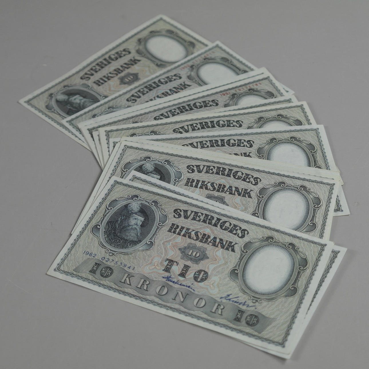GAMLA SVENSKA SEDLAR; Ovikta, 5-100 kronors valörer. Mynt, Medaljer ...