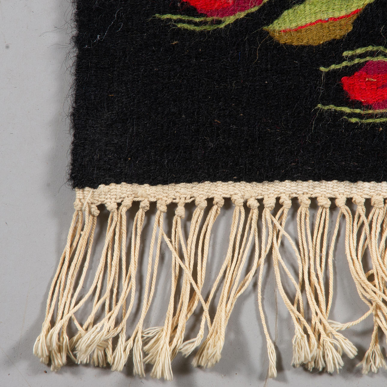 DUK SAMT KUDDE, blomstermönstrade. Mattor & Textil - Textil - Auctionet