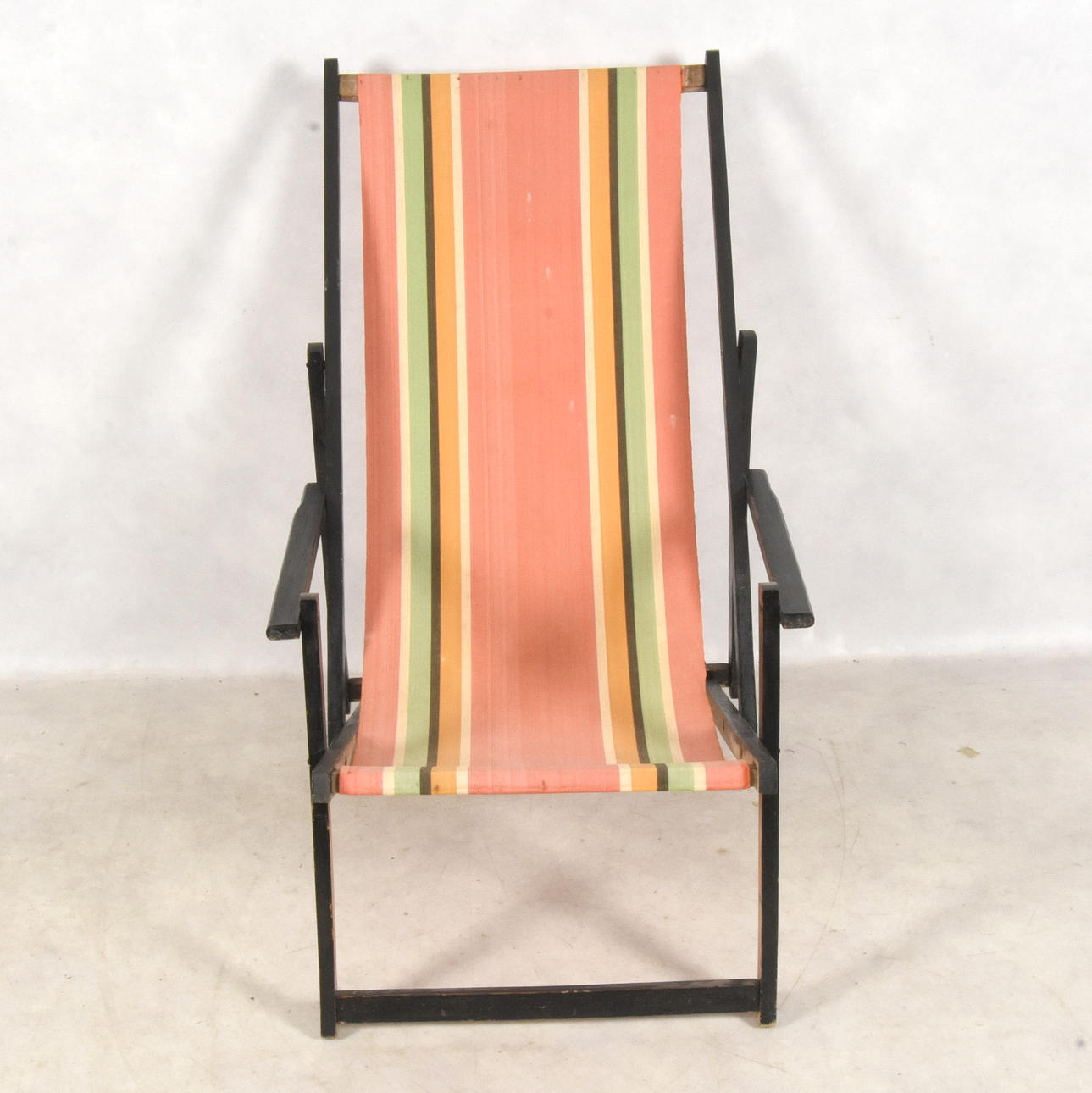 SOLSTOL, trä/tyg,1900-talets mitt. Möbler - Trädgårdsmöbler - Auctionet
