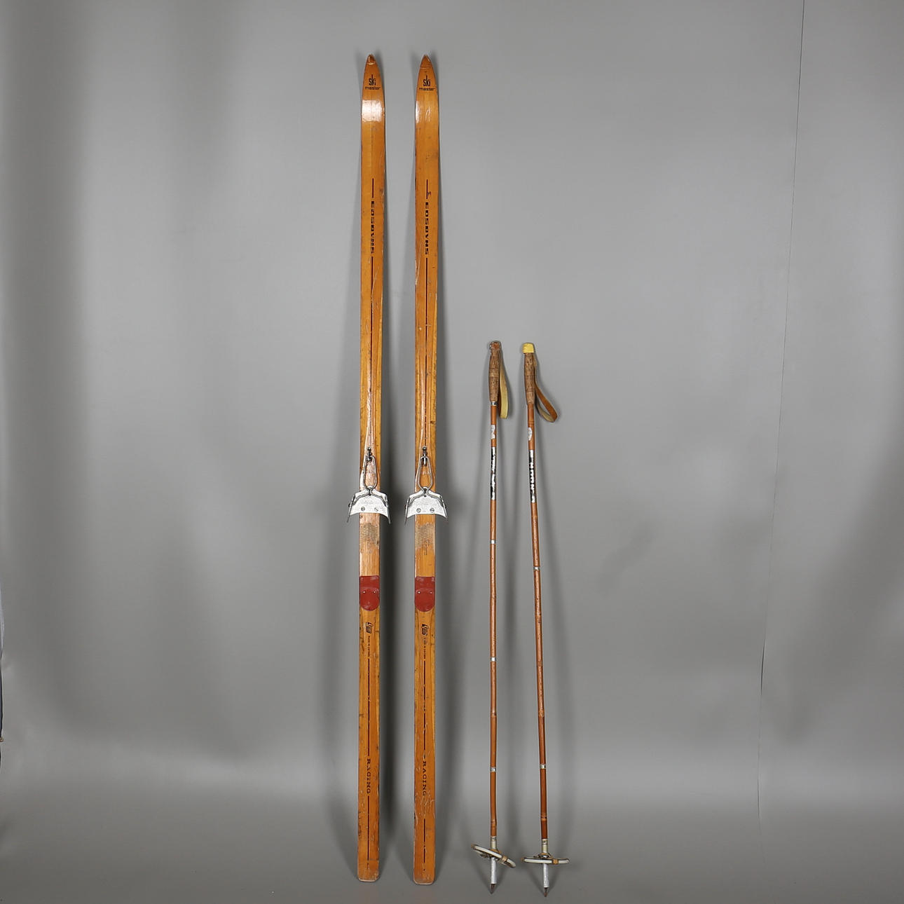 LÄNGDSKIDOR i trä med bambustavar, Edsbyn Ski master, 1950/60-tal ...