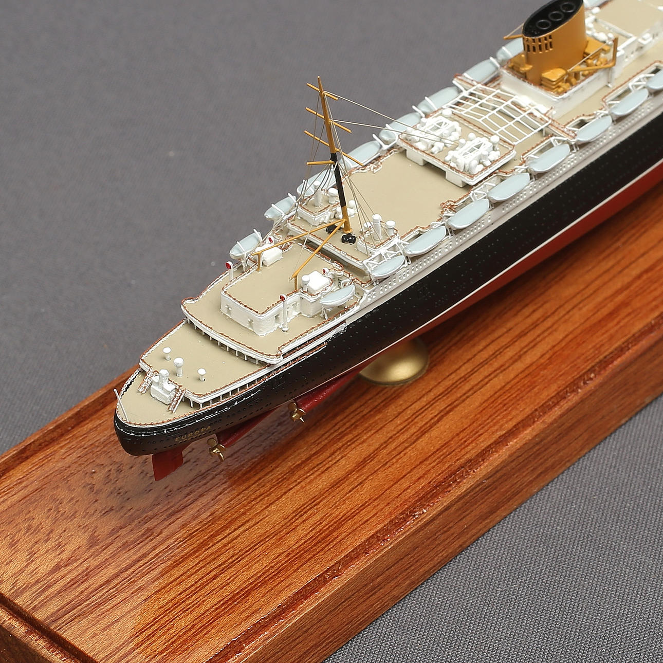 SHIP MODEL, Ocean liner SS Europa, Classic Ship Collection. Toys ...