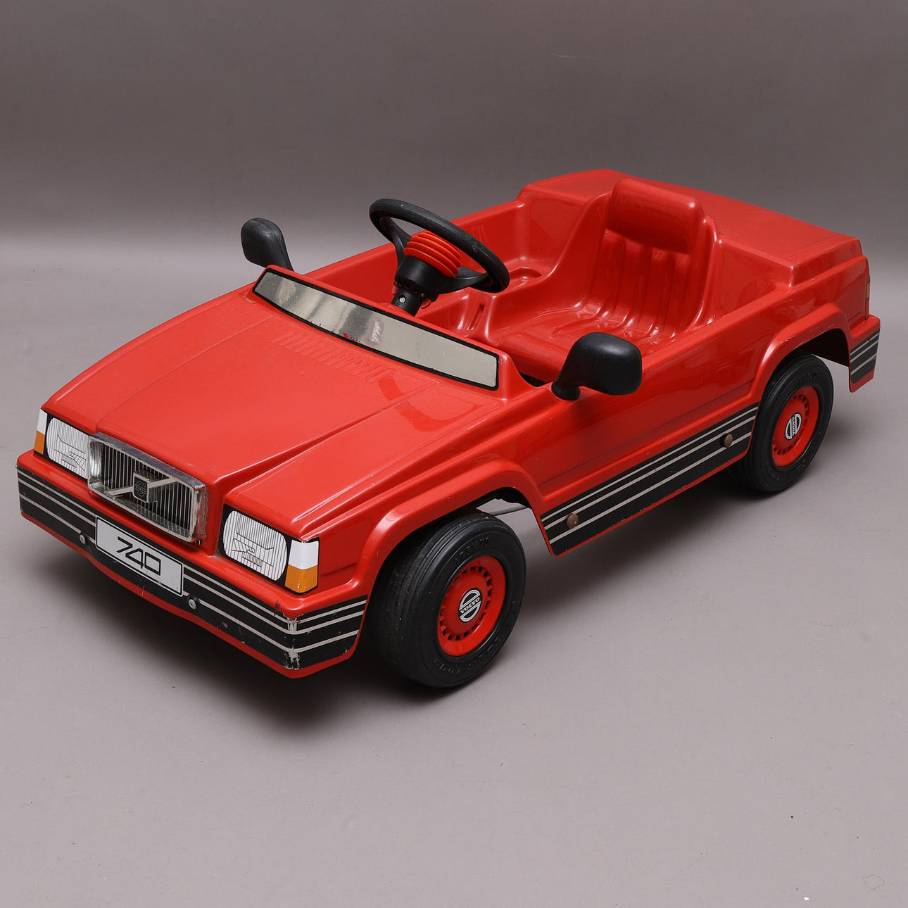 TRAMPBIL, Volvo 740 cab, plast. Leksaker - Auctionet