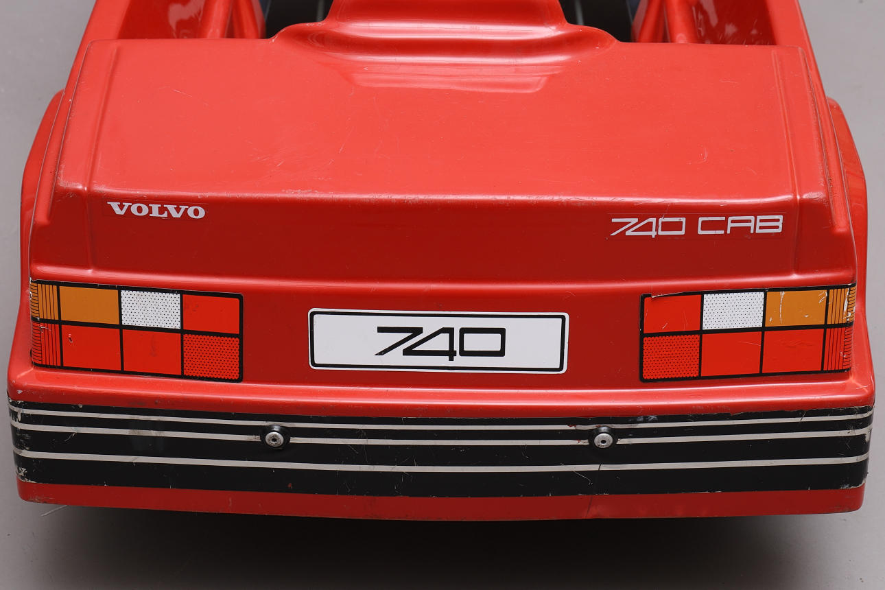 TRAMPBIL, Volvo 740 cab, plast. Leksaker - Auctionet