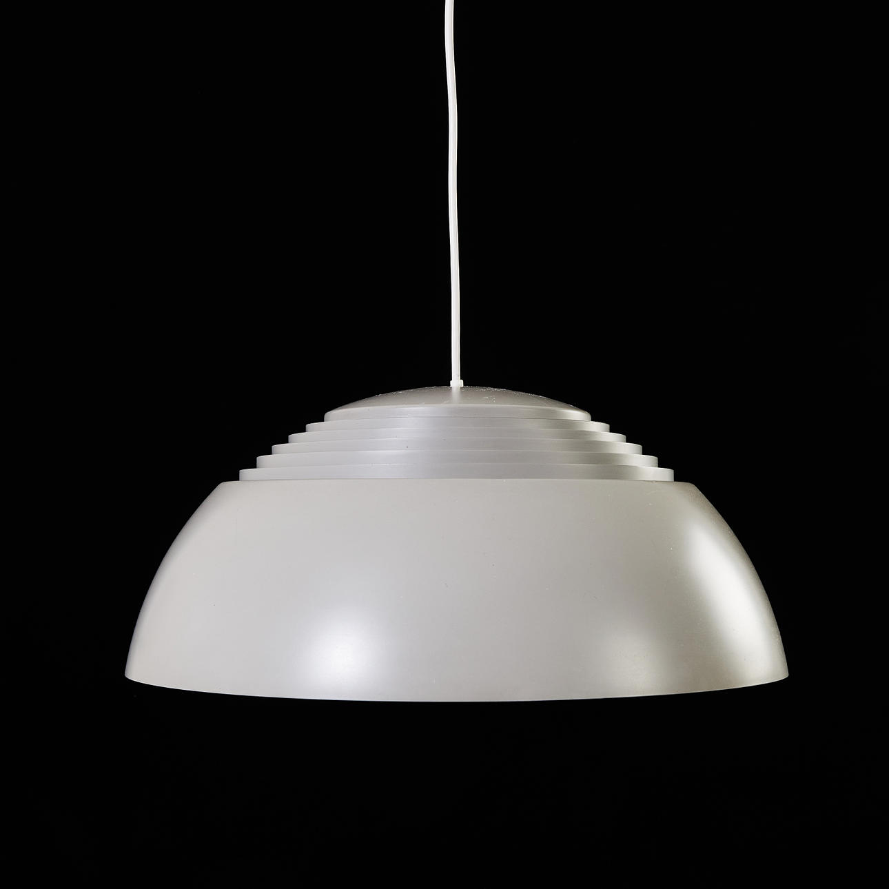 ARNE JACOBSEN. "AJ-Pendel", takarmatur, Louis Poulsen, Danmark ...