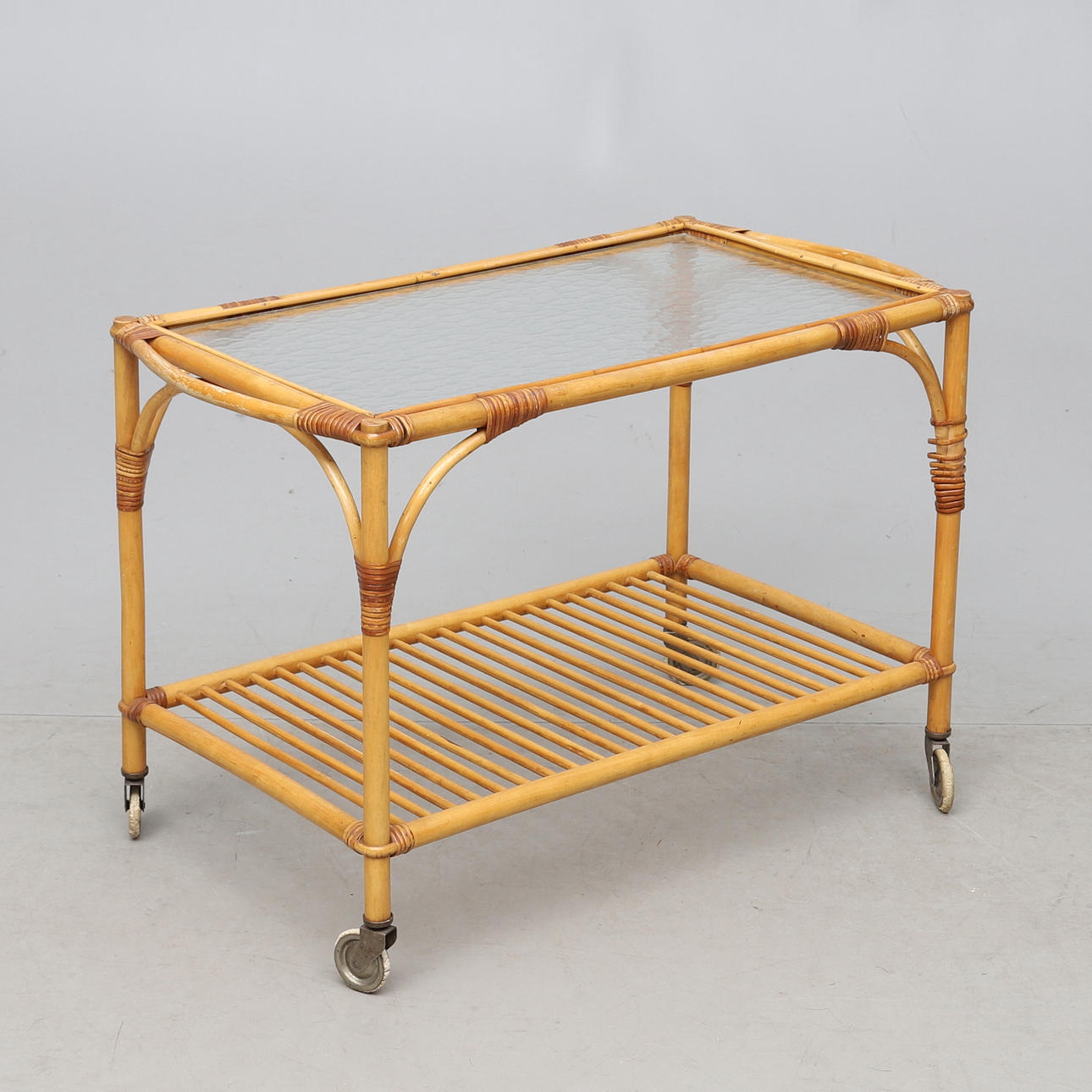 CARRO DE SERVICIO, ratán, segunda mitad del siglo XX. Muebles - Otros ...