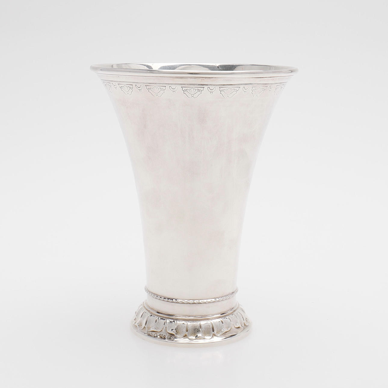 HOPEAA ESINEET, 15 KPL. Hopea ja metalli - Hopea - Auctionet