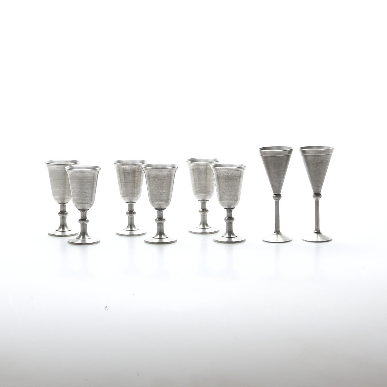 SNAPSGLAS, totalt 8 st, tenn, Rune Tennesmed, 1900-tal. Silver & Metall ...