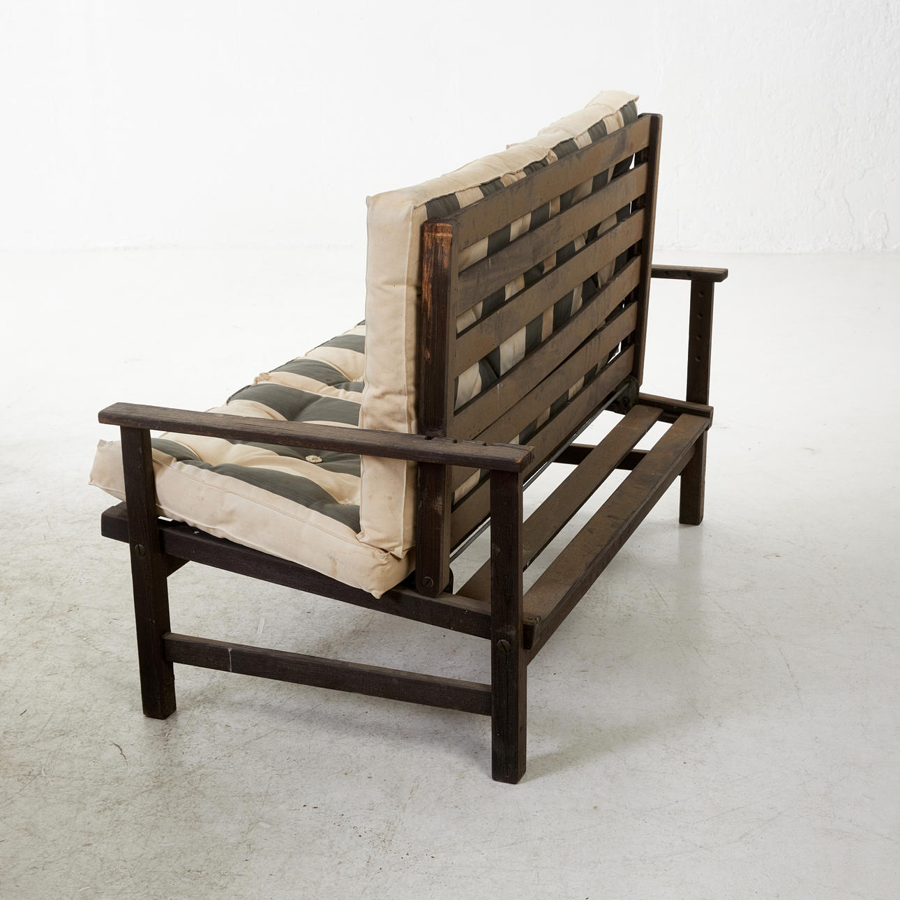 ELSA STACKELBERG. Trädgårdsmöbler, 5 delar, furu, och redwood, dynor ...