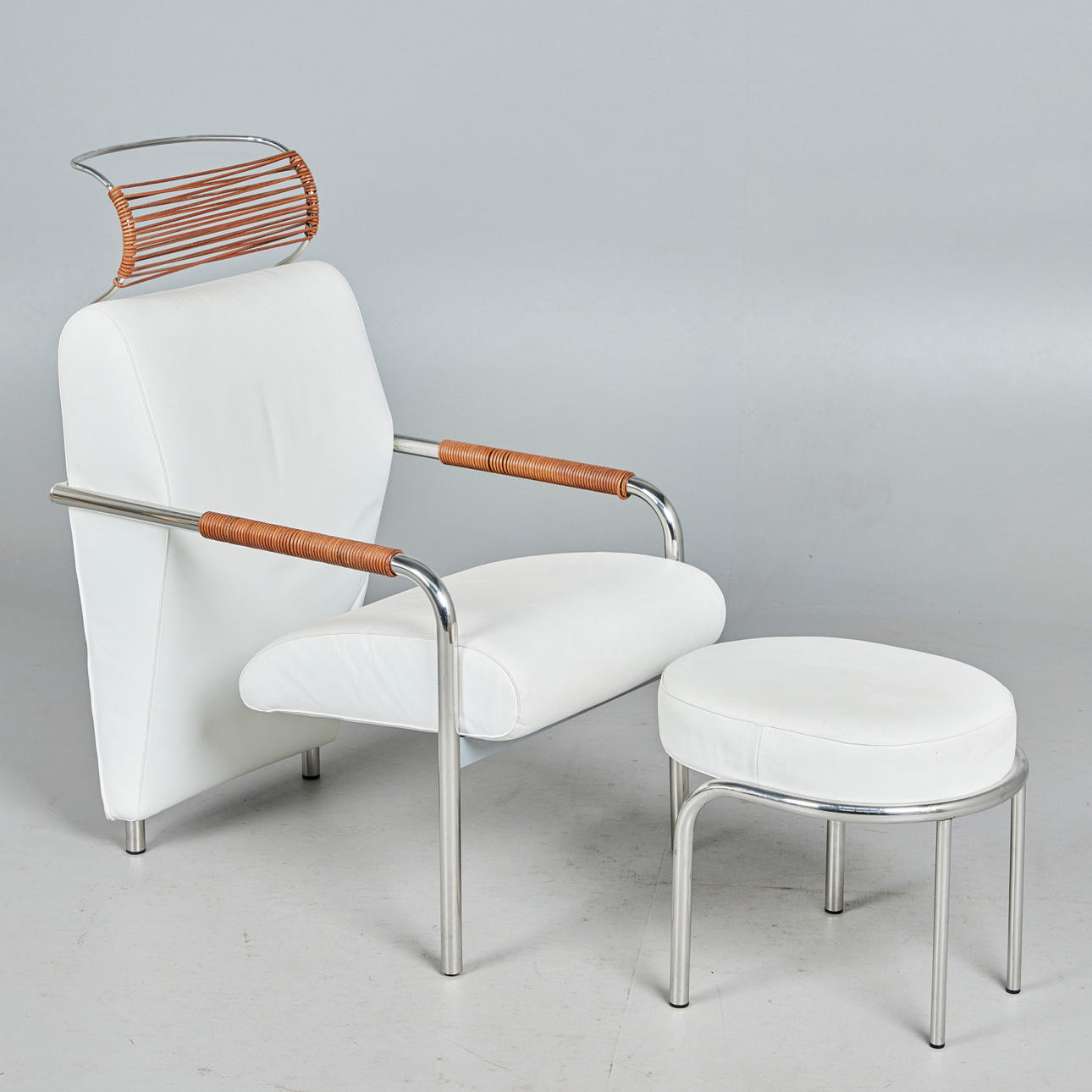 ANDREA BRANZI. Zanotta, fåtölj, fåtölj och ottoman, modell ”Niccola ...