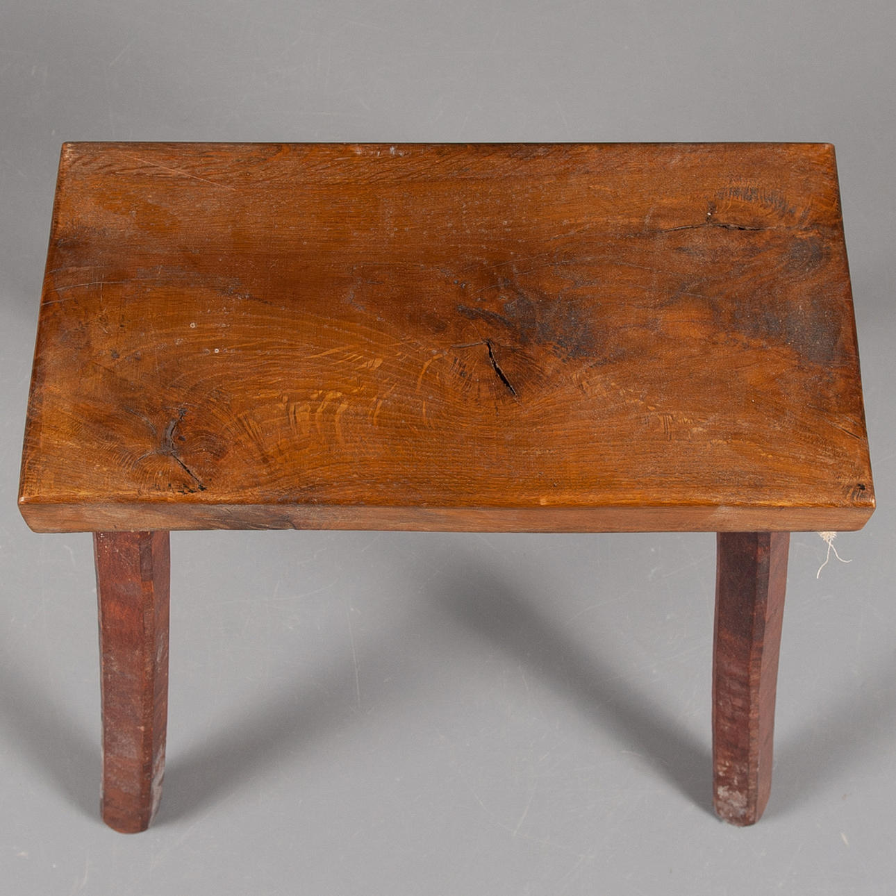 PALL. Ek 30-tal. Möbler - Fåtöljer & Stolar - Auctionet