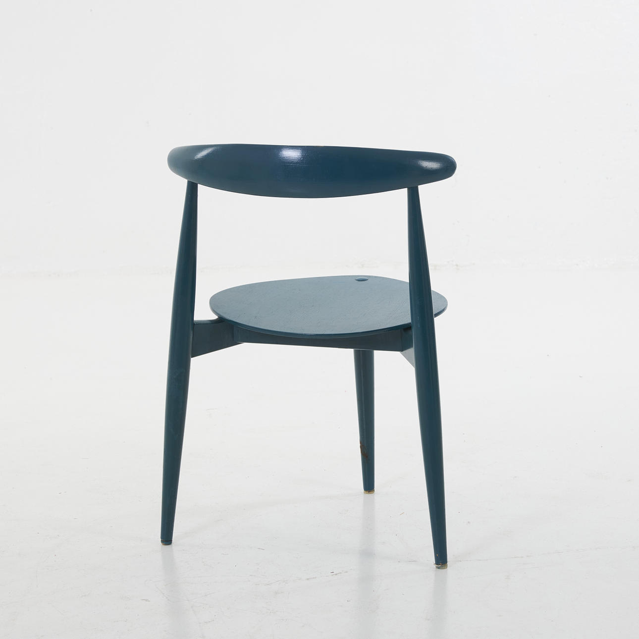 HANS J WEGNER. "Hjertestolen", 1950'erne, stol, Fritz Hansen, malet blå ...