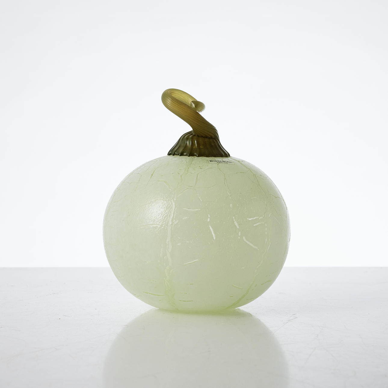 GUNNEL SAHLIN. Skulptur, pumpa, "Winter garden", glas, Kosta Boda. Glas ...
