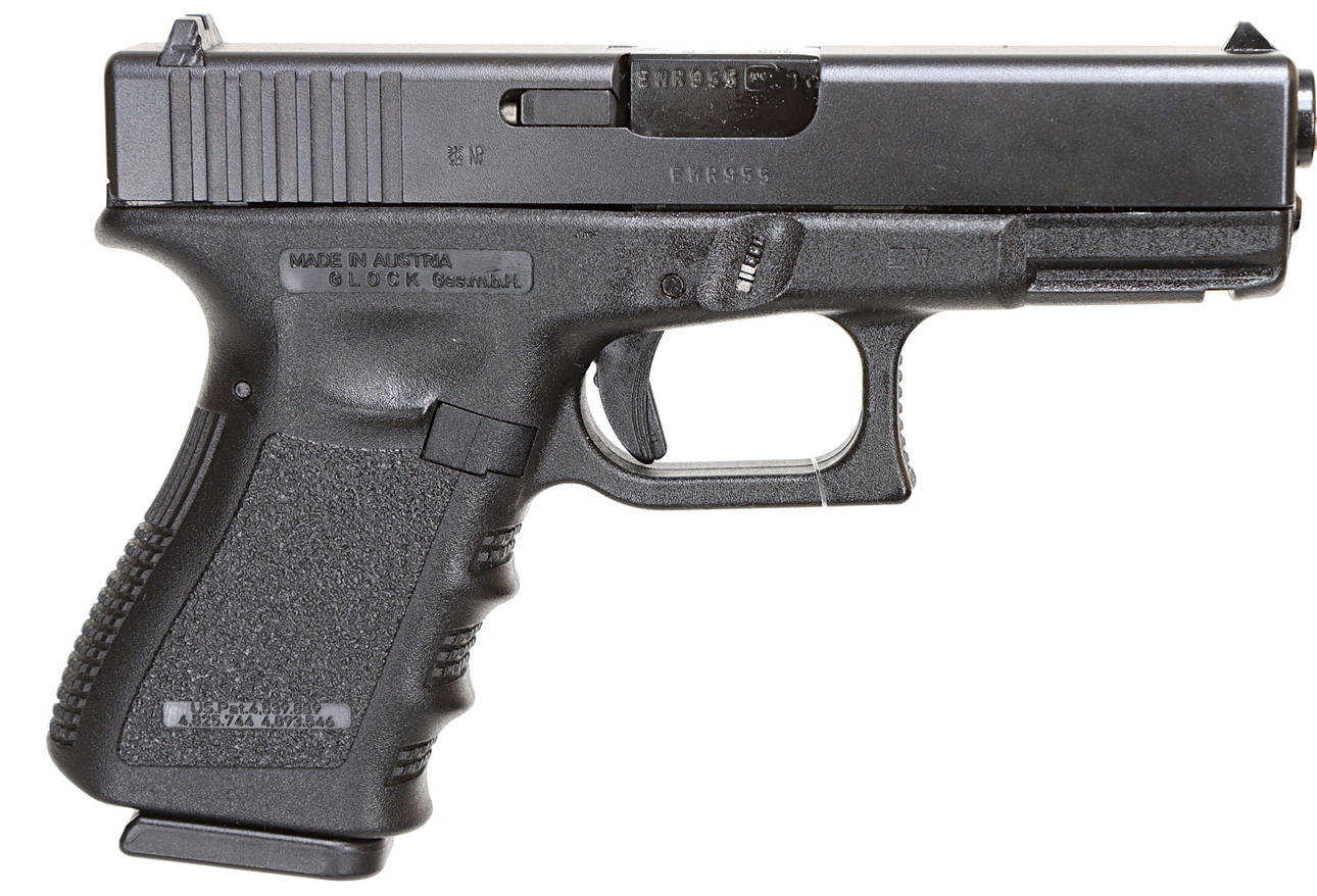 97. PISTOL, Halvautomatisk, fabrikat Glock, modell 19, kaliber 9x19 ...