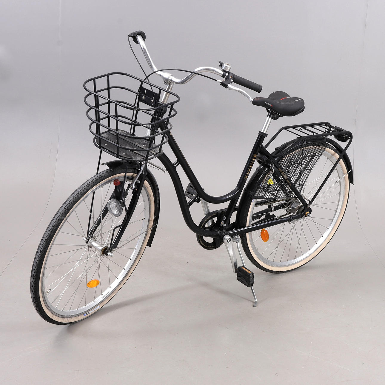 CYKEL, Monark, 3-växlad, 28 tum. Fordon, Båtar & Delar - Cyklar - Auctionet