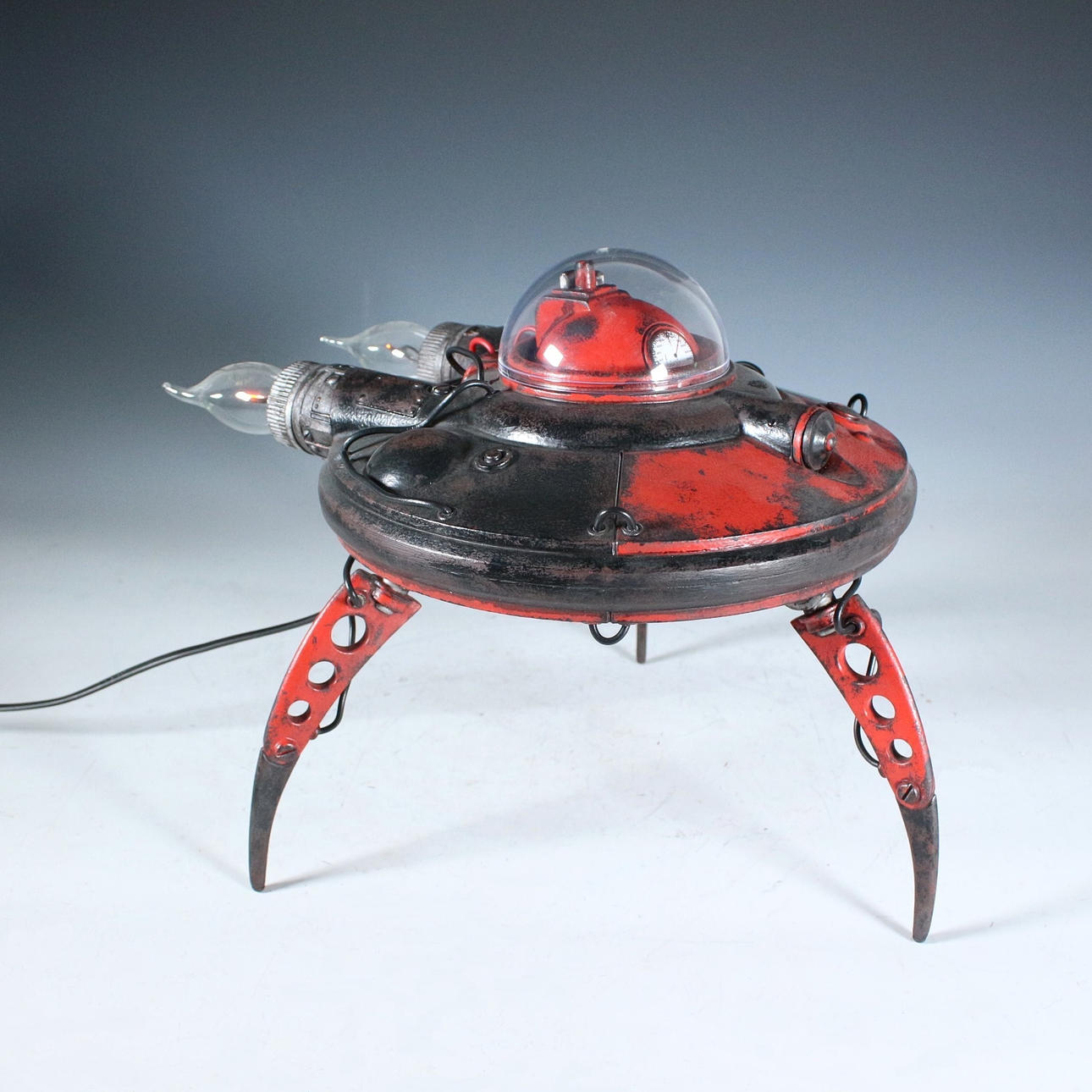 MARTIN SMIDA. ATELIER. 'Autonomic Flying System, Modell: 'Luminous UFO ...
