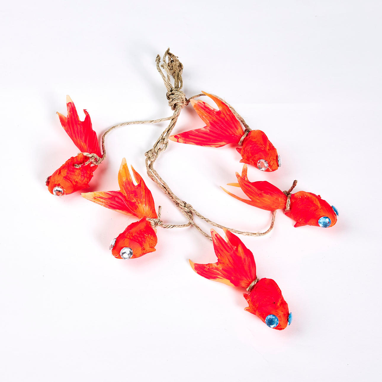 EMILIA LINDBERG & EMELIE MAGNUSSON. "Nuori pyyhkeellä", virkattu ...