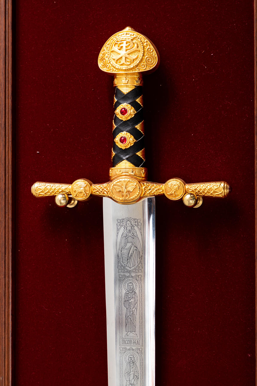 Franklin Mint 'The Sword of the Holy Roman Empire'. Weapons & Militaria ...