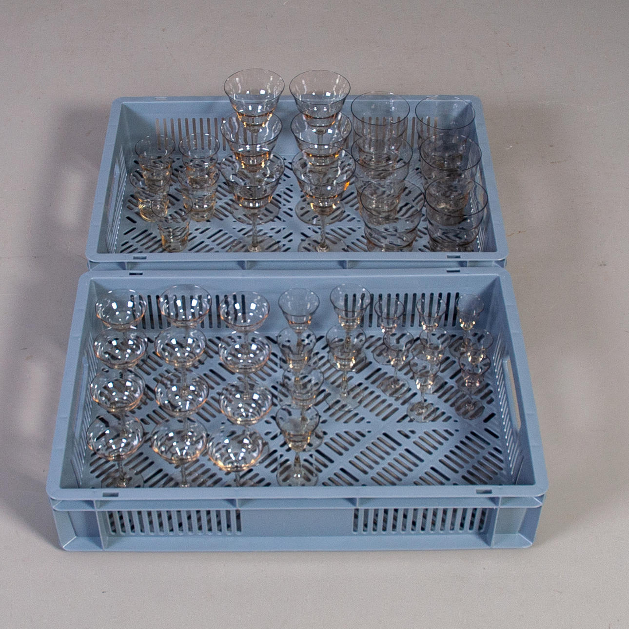 GERDA STRÖMBERG. Glasservis, 43 delar, "Fylgia" Eda glasbruk. Glas ...