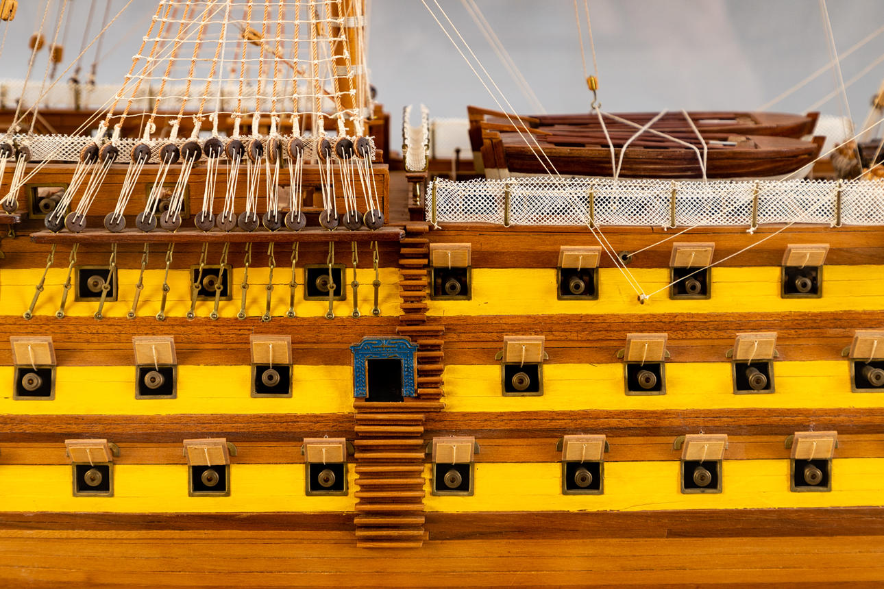 modell av HMS Victory. Samlarföremål - Teknika & Nautika - Auctionet