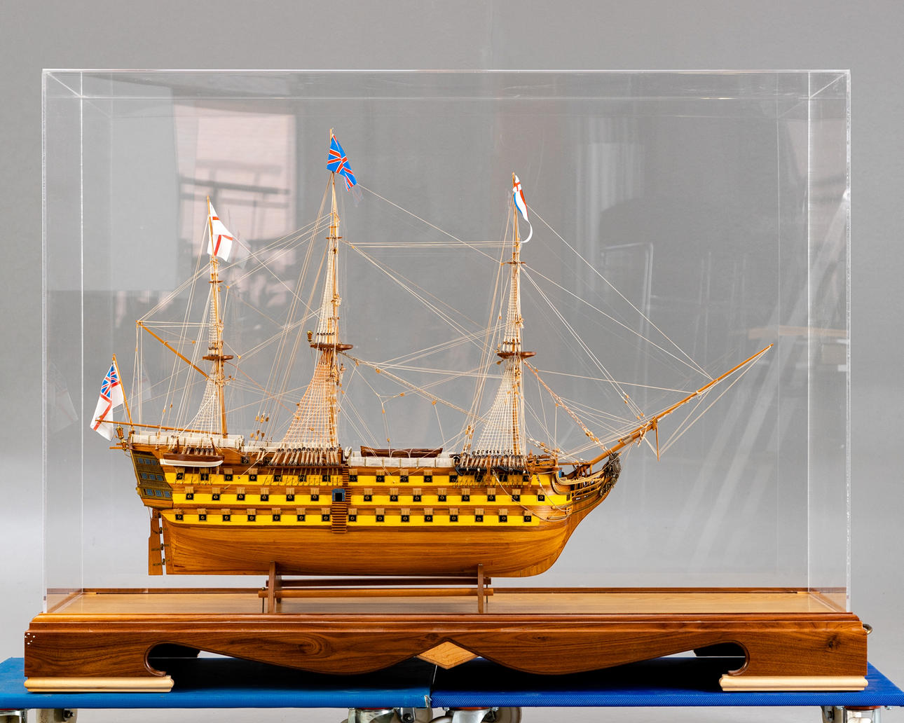 modell av HMS Victory. Samlarföremål - Teknika & Nautika - Auctionet