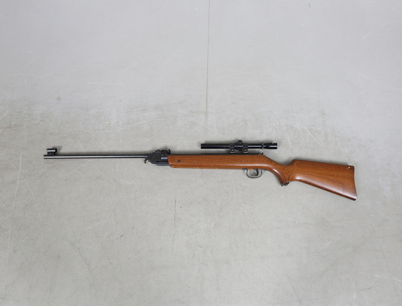 LUFTGEVÄR, Diana Mod 24. Vapen & Militaria - Skjutvapen - Auctionet