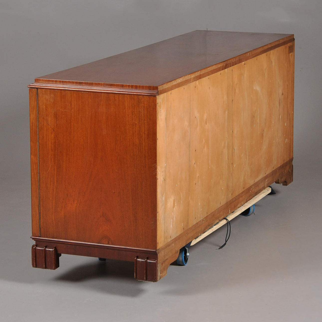 GEORG KOFOED. Sideboard, valnöt, Art deco, Danmark, 1920-tal. Möbler ...