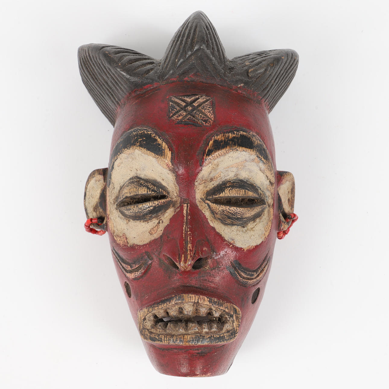 MASK, målat och snidat trä, Afrika. Etnografika - Auctionet