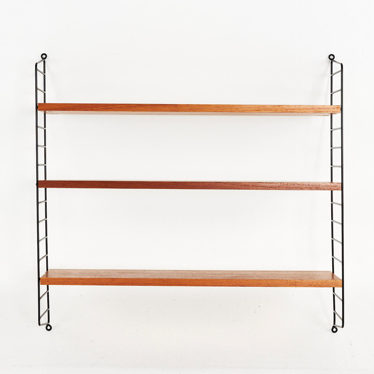 NILS & KAJSA STRINNING. Hylla, "String", 1960-tal, bestående av 2 ...