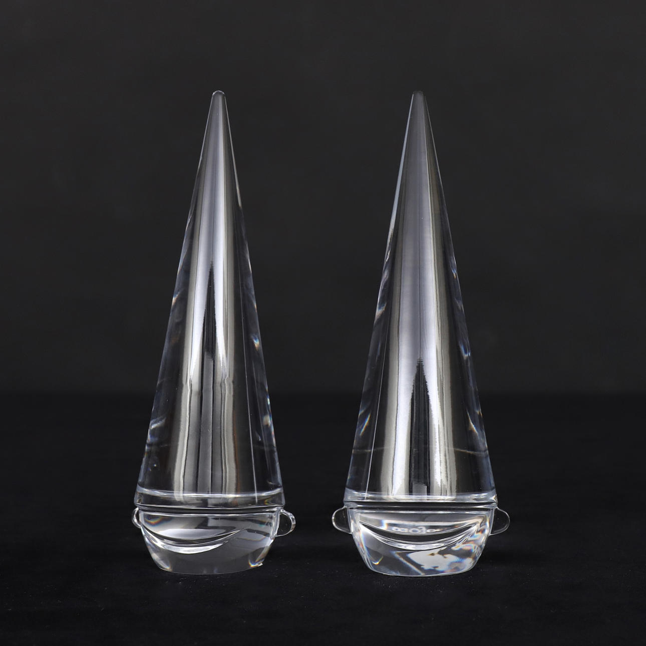 Glastomtar, ett par, Orrefors. Glas - Konstglas - Auctionet