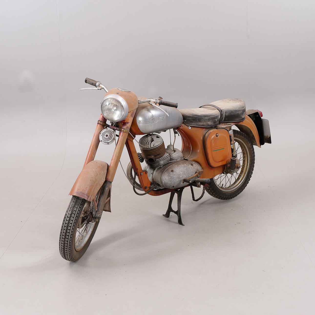 MOTORCYKEL, Jawa. Fordon, Båtar & Delar - Mopeder - Auctionet
