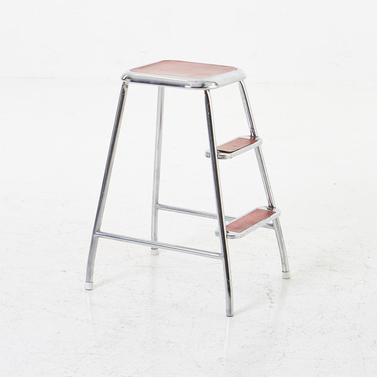 STEGPALL, AWAB, 1900-tal. Möbler - Övrigt - Auctionet