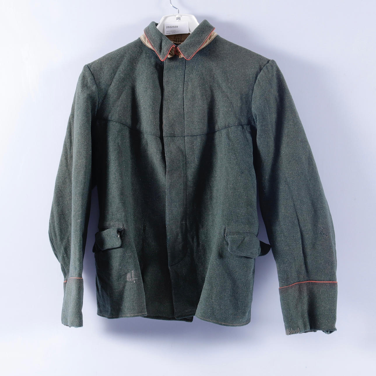 VAPENROCK, Norge, 1914. Vapen & Militaria - Uniformer & Dräkter - Auctionet
