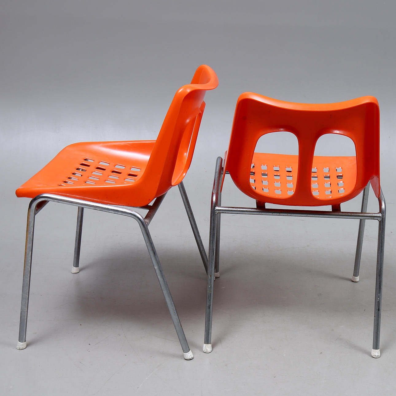 STOLAR, 2 stycken, Plasson, Israel, 1960-tal. Möbler - Fåtöljer ...