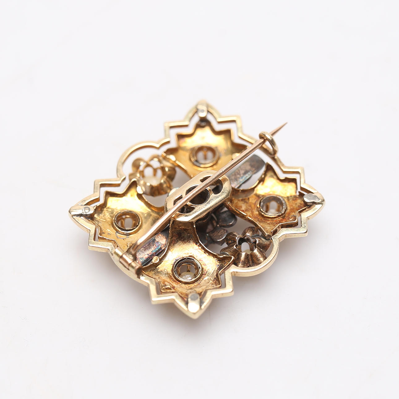 BROSCH, guld, diamanter, odlade sötvattenspärlor, sent 1800-tal, ca 13 ...