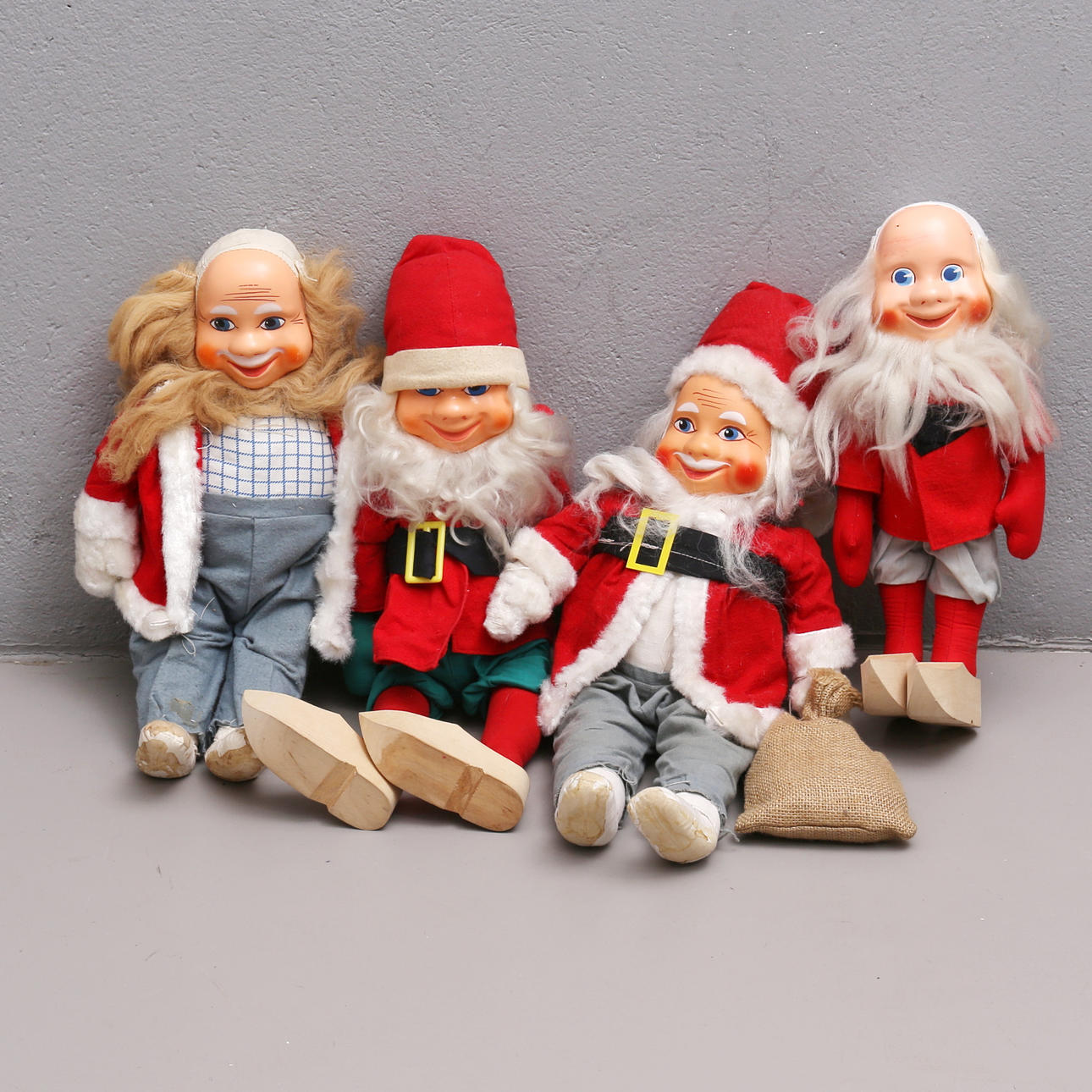 TOMTAR, 4 st, 1950/60-tal. Övrigt - Övrigt - Auctionet